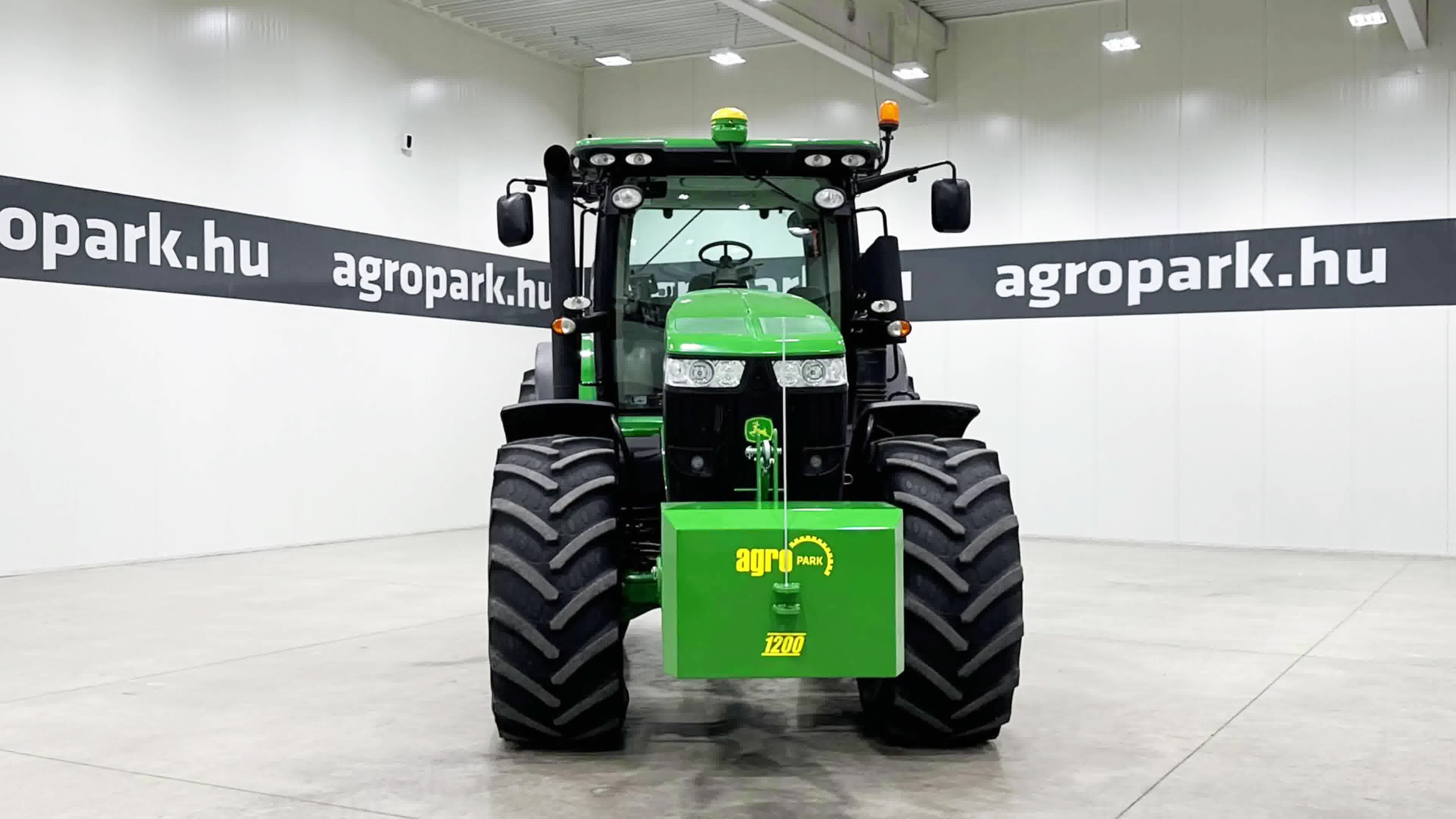 John Deere 7230R (4395 hours) - AGROPARK - Value in Agriculture