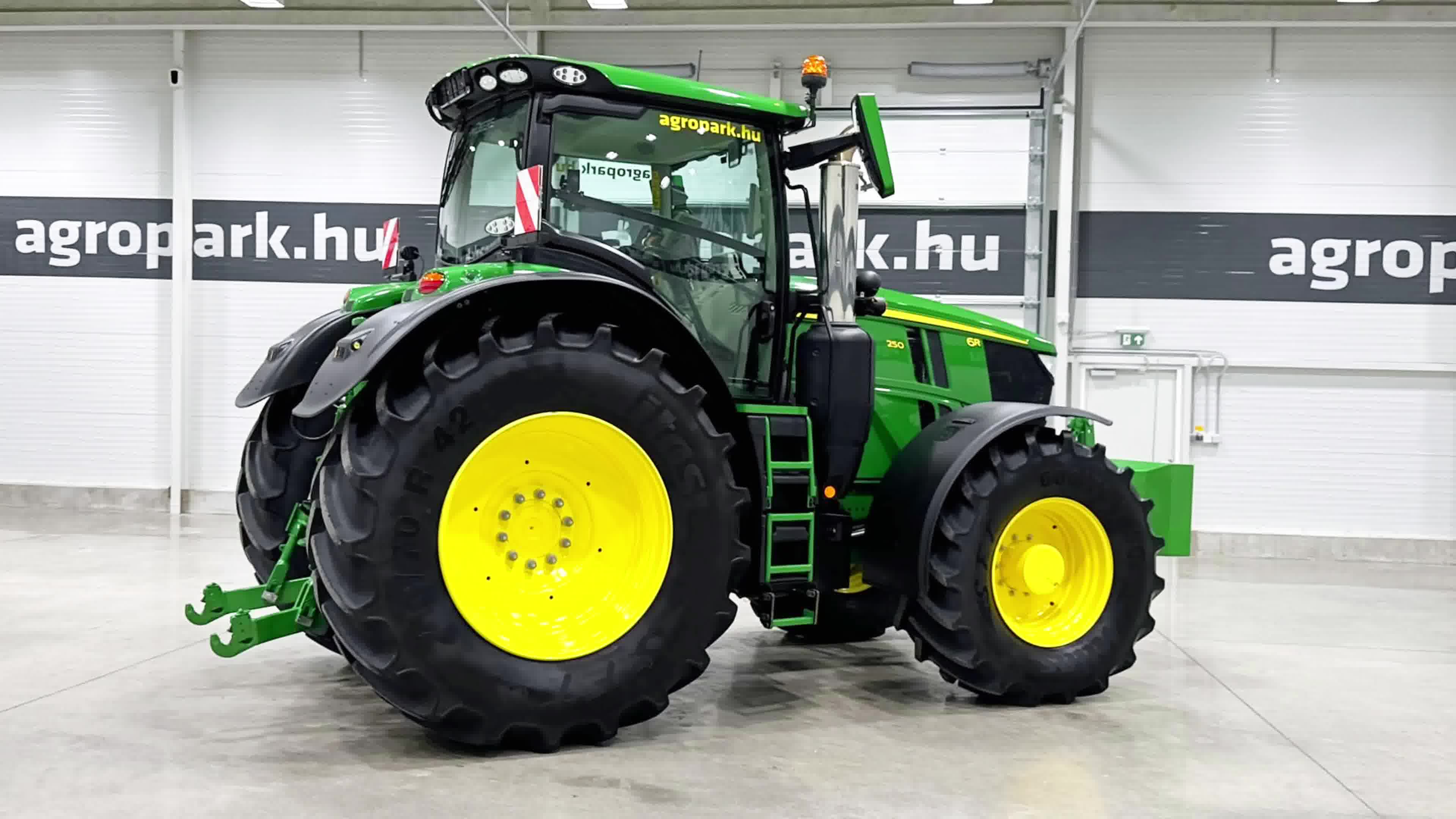 John Deere 6R 250 (589 hours) - AGROPARK - Value in Agriculture