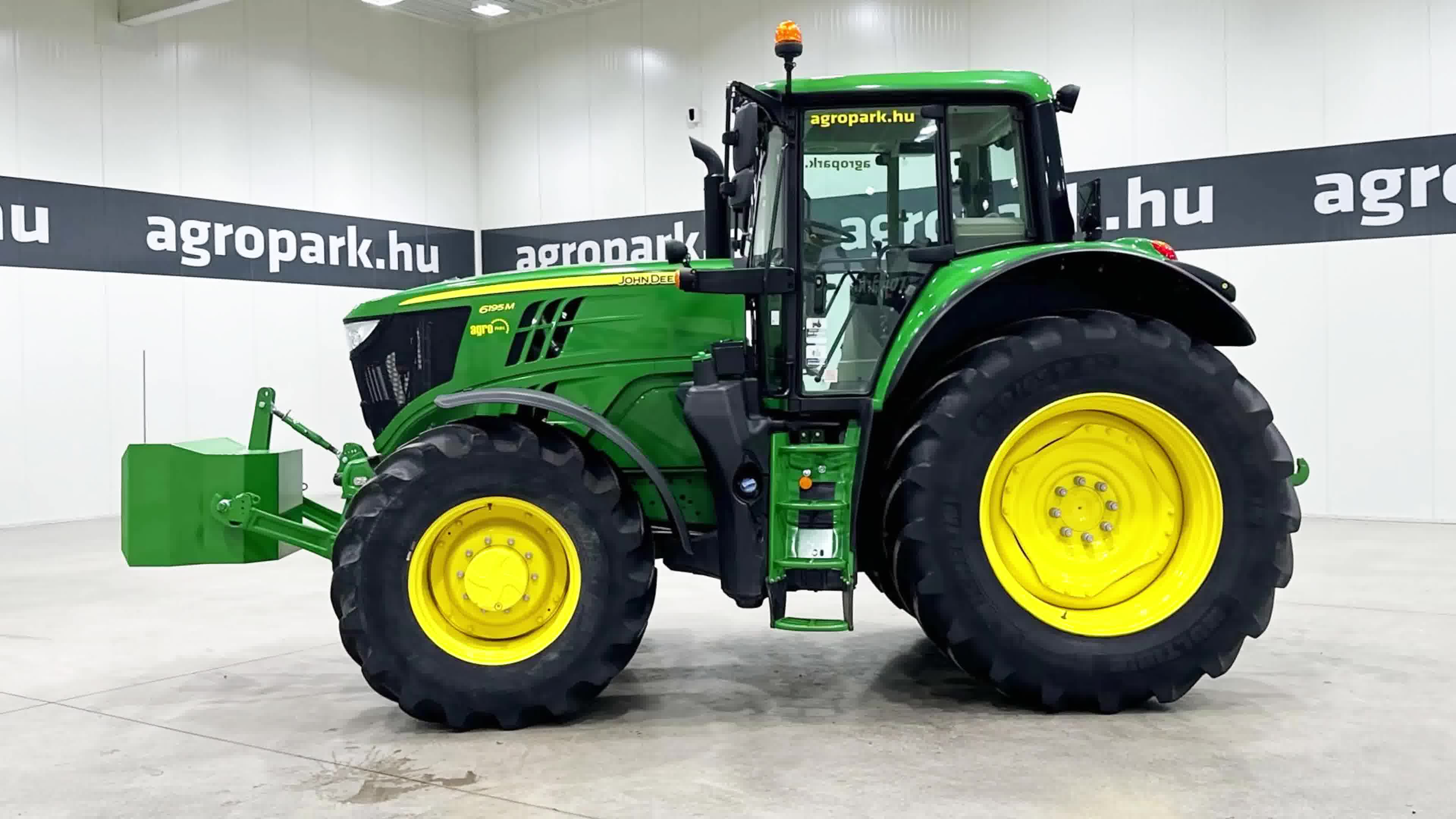 John Deere 6195M (1215 hours) - AGROPARK - Value in Agriculture