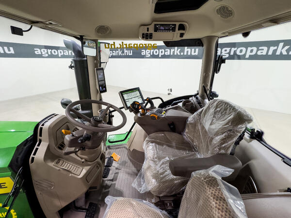 ÚJ John Deere 6R 250