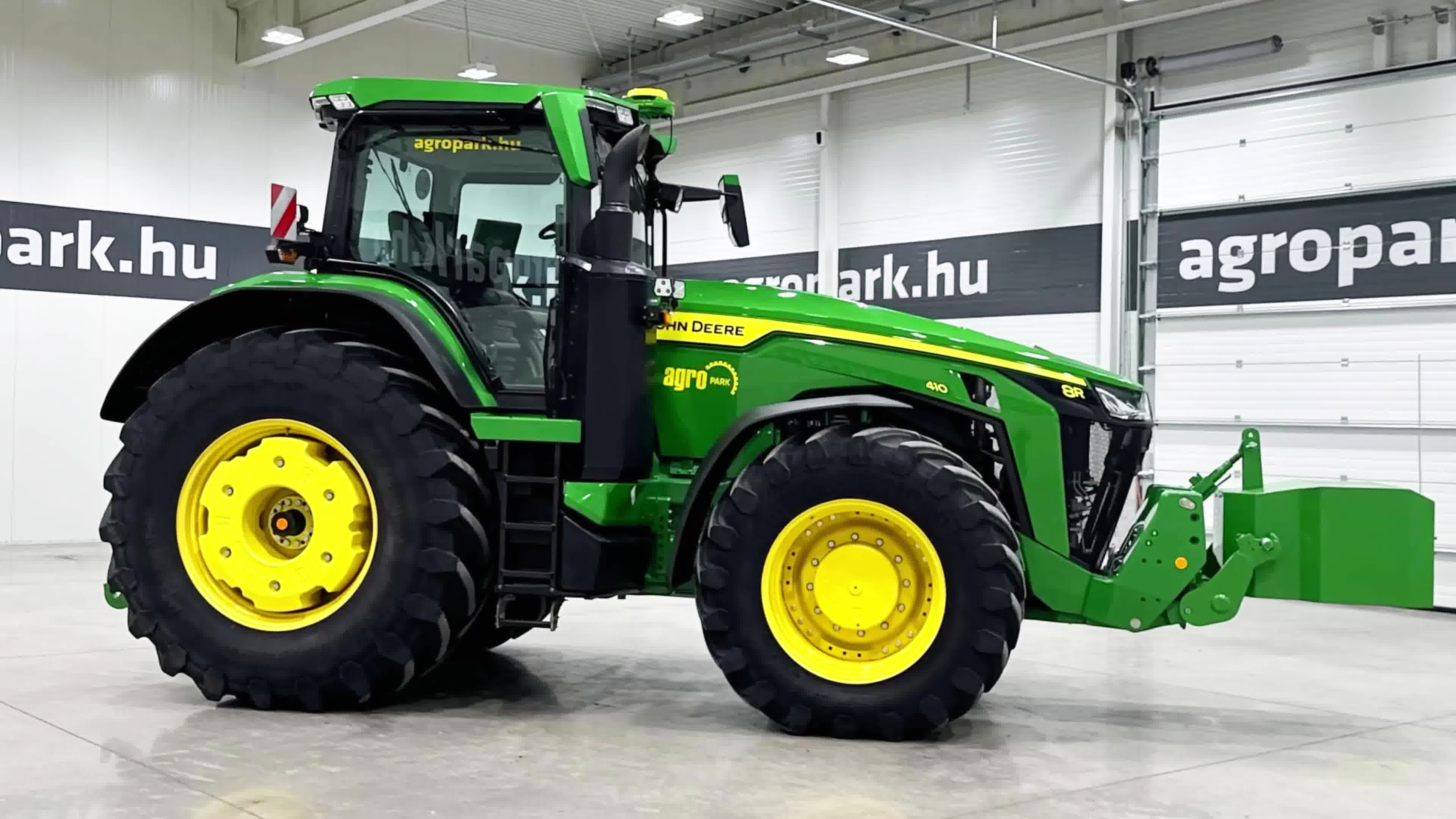 John Deere 8R 410 (740 hours) - AGROPARK - Value in Agriculture