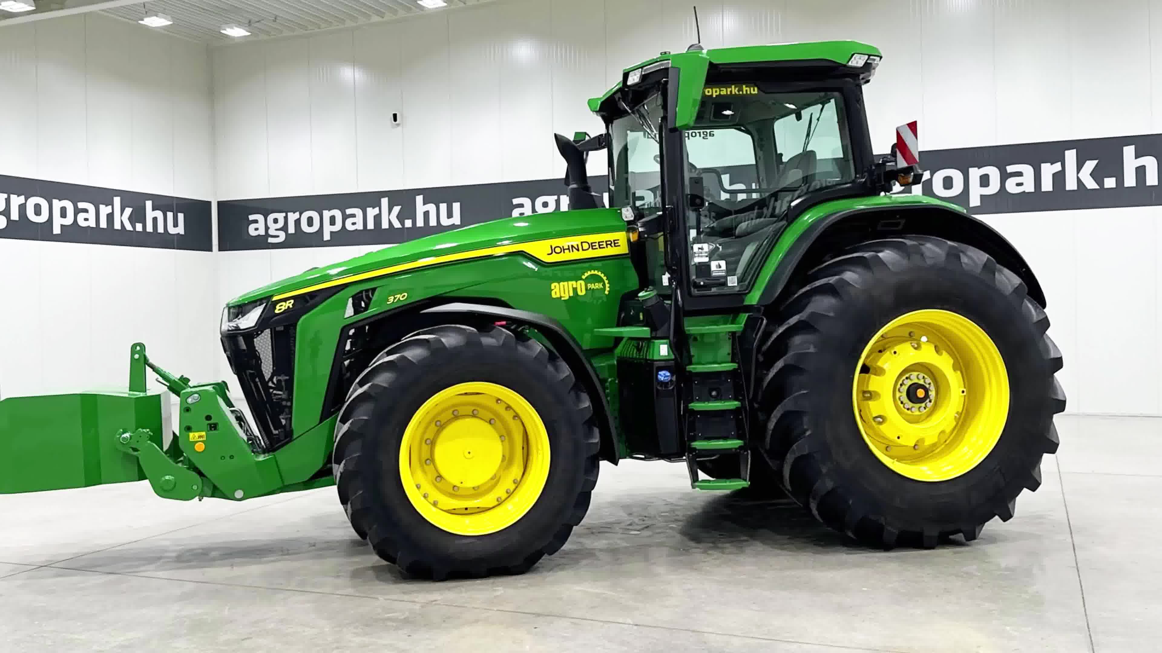 John Deere 8R 370 (1751 hours) - AGROPARK - Value in Agriculture