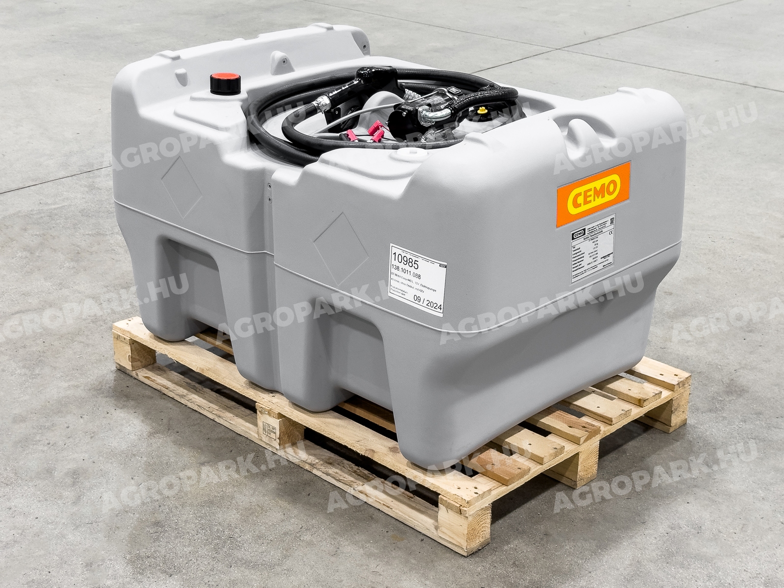 ÚJ CEMO 440 literes szállítható gázolaj üzemanyag tartály - AGROPARK ...