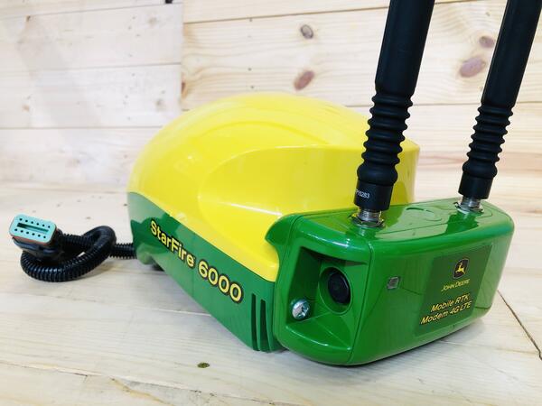 ÚJ John Deere StarFire 6000 (SF6000) antenna + John Deere 4G RTK modem